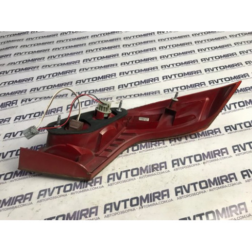 Стоп сигнал у кришку багажника лівий Ford Focus Cabriolet 2006-2010 1704954