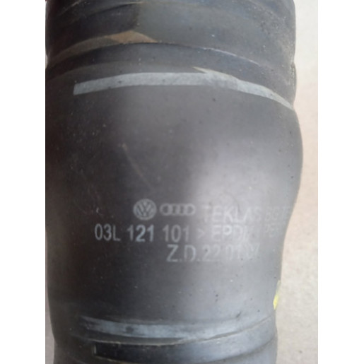 Патрубок системы охлаждения Audi A4 B8 2.0TDI 03L121101