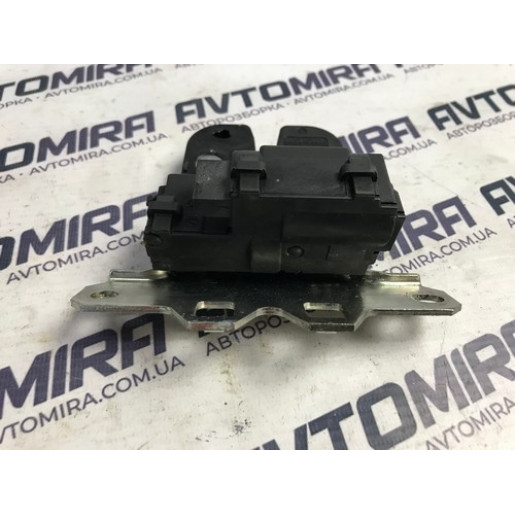 Замок кришки багажника хечтбек Opel Insignia 2008-2017 13253732