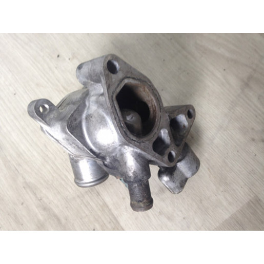 Корпус термостата Опель Астра H 1.7 CDTI 2007-2011 Opel Astra H 98005555